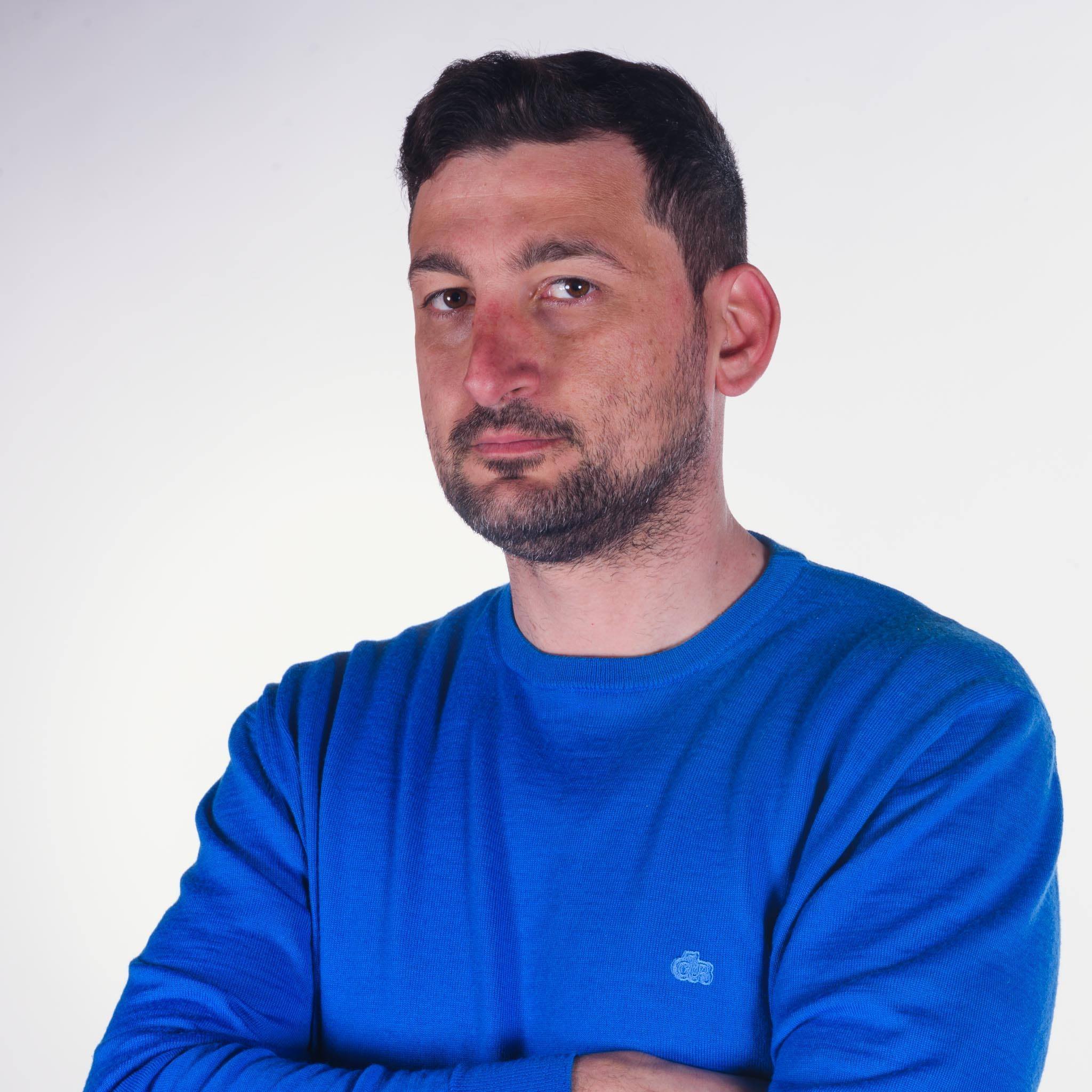 Angel Thomas - aera.gr