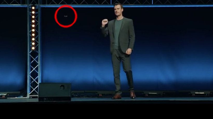 Επιστημονικό σενάριο τρόμου: Έρχονται ιπτάμενα μικροσκοπικά «ρομπότ ...