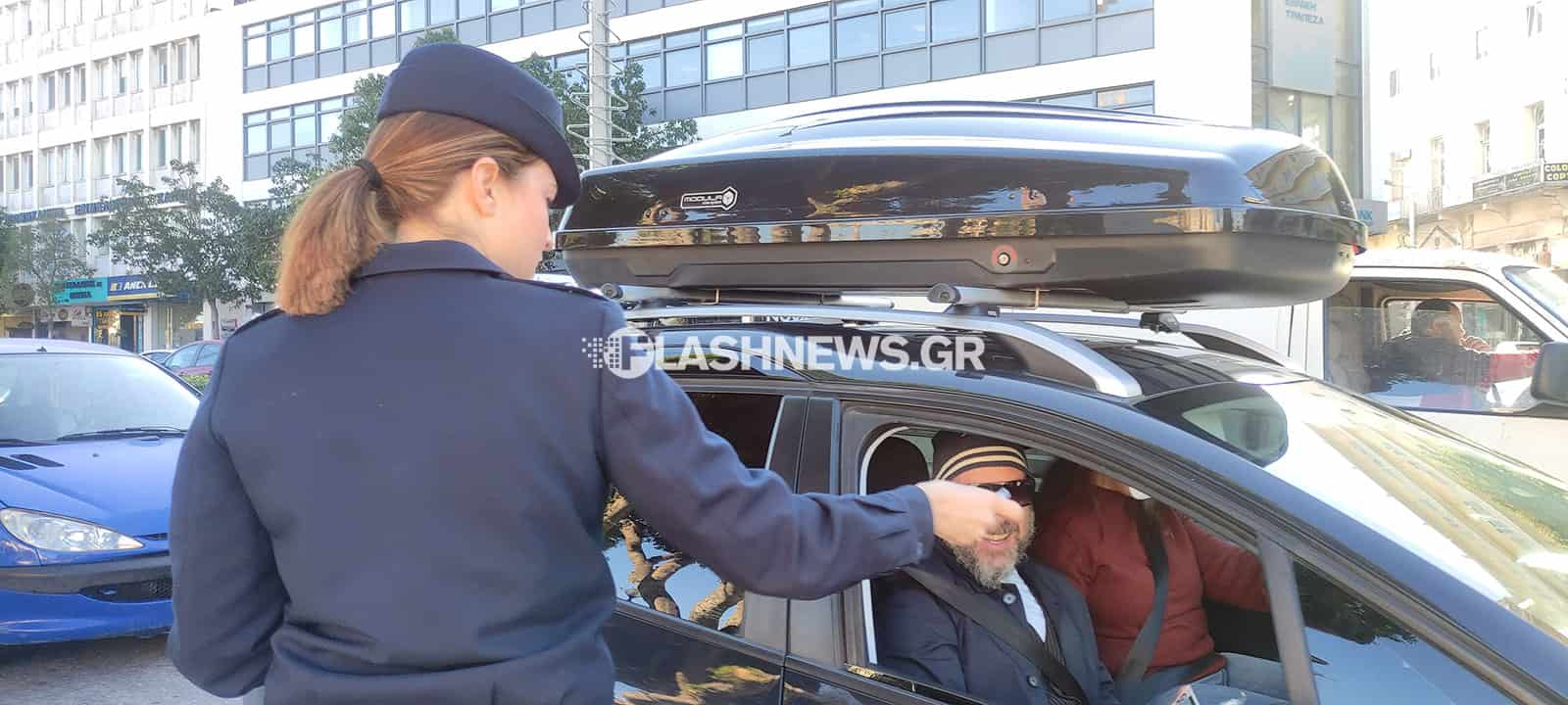 Χανιά: Η τροχαία έδωσε σε οδηγούς αλκοολόμετρα μιας χρήσης στο κέντρο ...